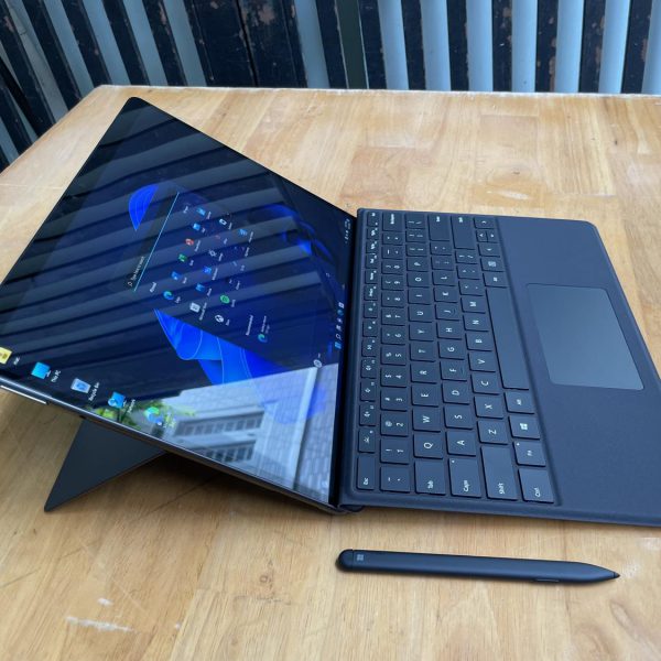 Surface Pro 8, core i5 11th, 8G, 256G, full key, pen, sạc 3 lần