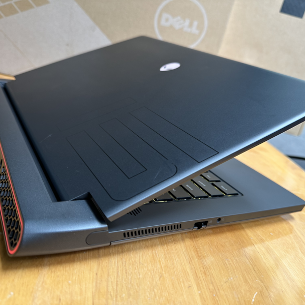 Dell Alienware M15 R7, core i9 12900H, RTX 3070Ti, 15,6in 360Hz